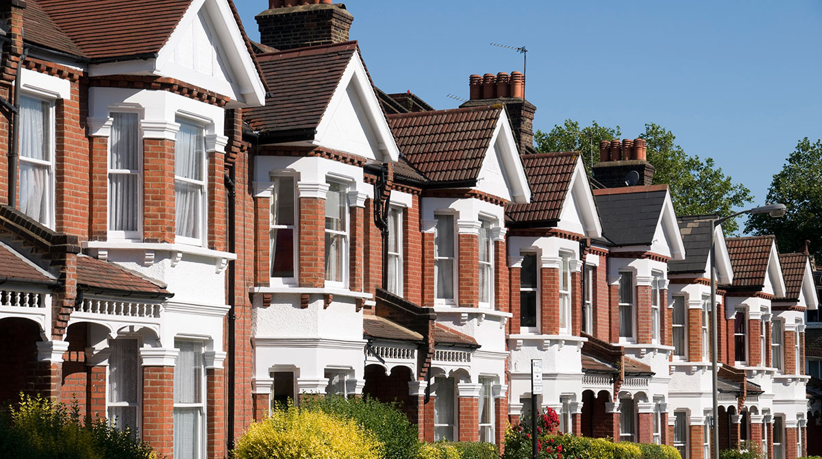 HICH LTD | UK house prices will not stop falling until 2025 - HICH LTD