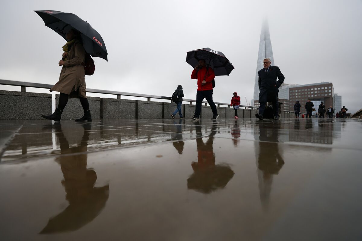 HICH LTD | UK recession fears grow as shoppers cut spending - HICH LTD